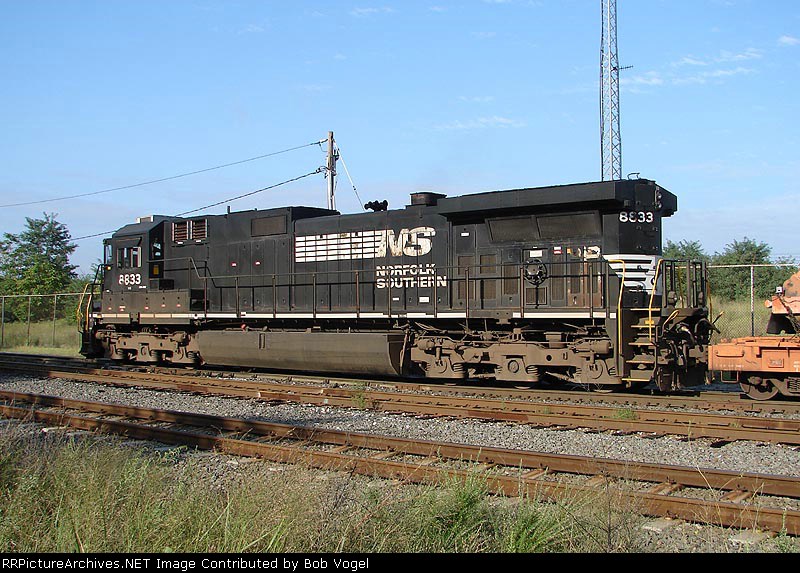 NS 8833